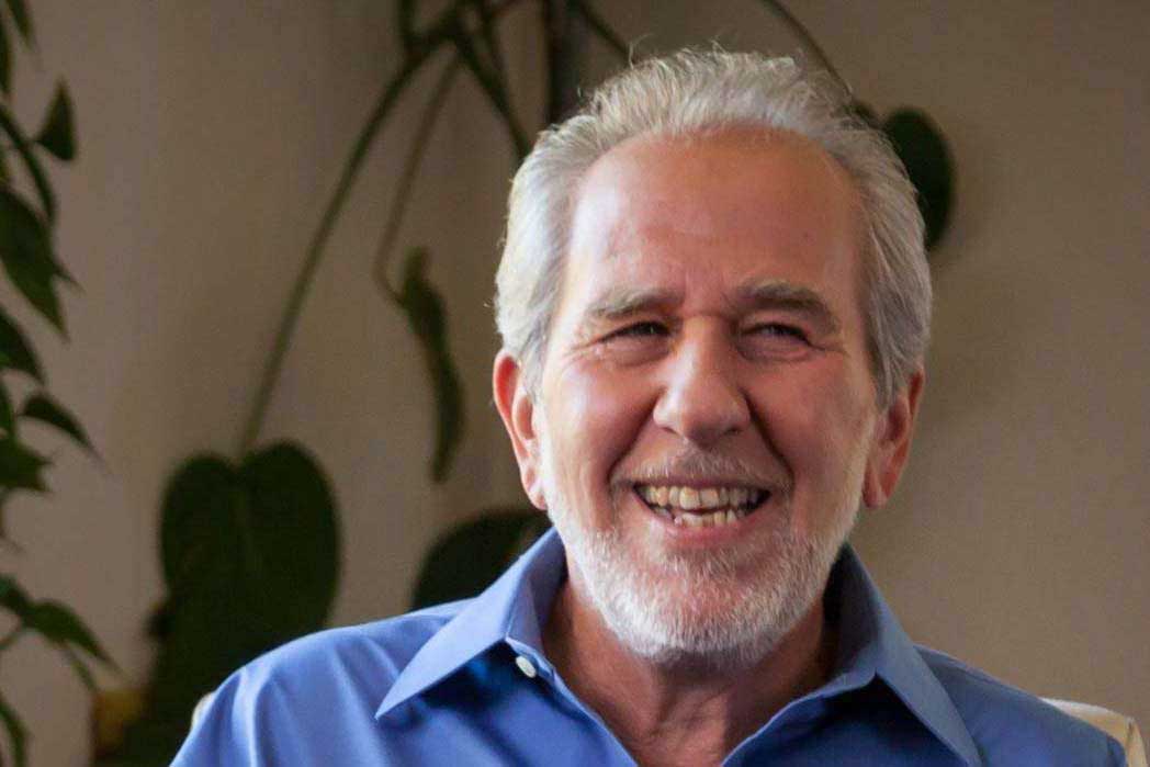 Dr Bruce Lipton - AWAKEN WELLNESS GATHERING